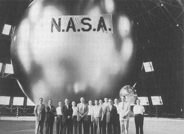 Milestones:Project Echo, Telstar, and Discovery of Cosmic Background ...